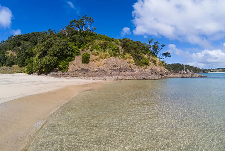 Matapouri Bay / Whale Bay: Exploring the Tutukaka Coast, New Zealand ...